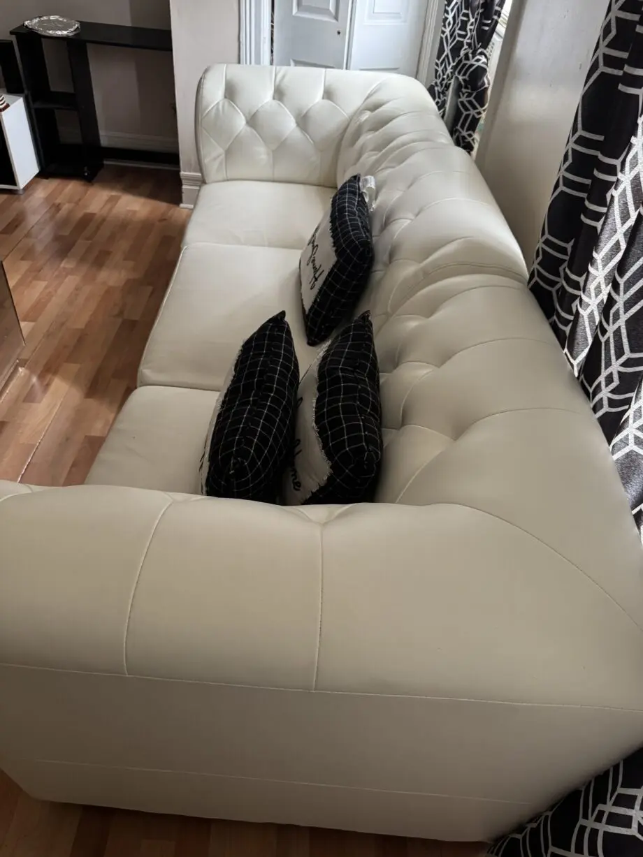 White luxury sofa – Sofalistic | The Sofa Marketplace, buy and sell preloved sofas nationwide