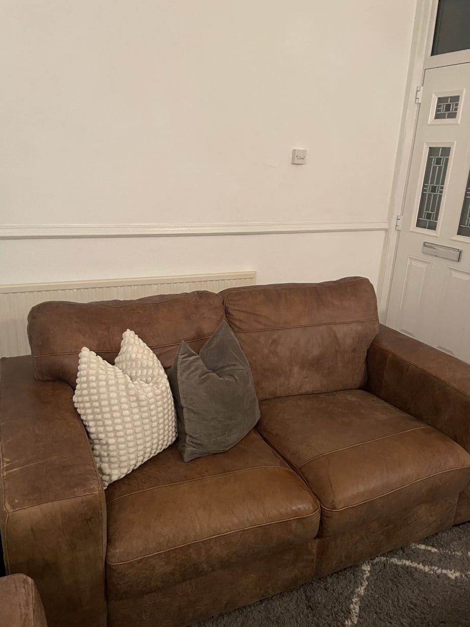 DFS Julius leather sofa – Sofalistic | The Sofa Marketplace, buy and ...