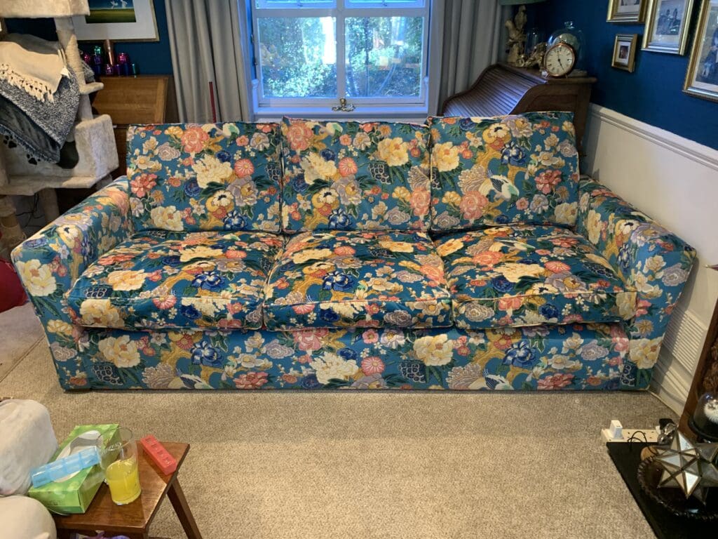 Large 3/4 sofa V&A oriental floral pattern – Sofalistic | The Sofa Marketplace, buy and sell ...