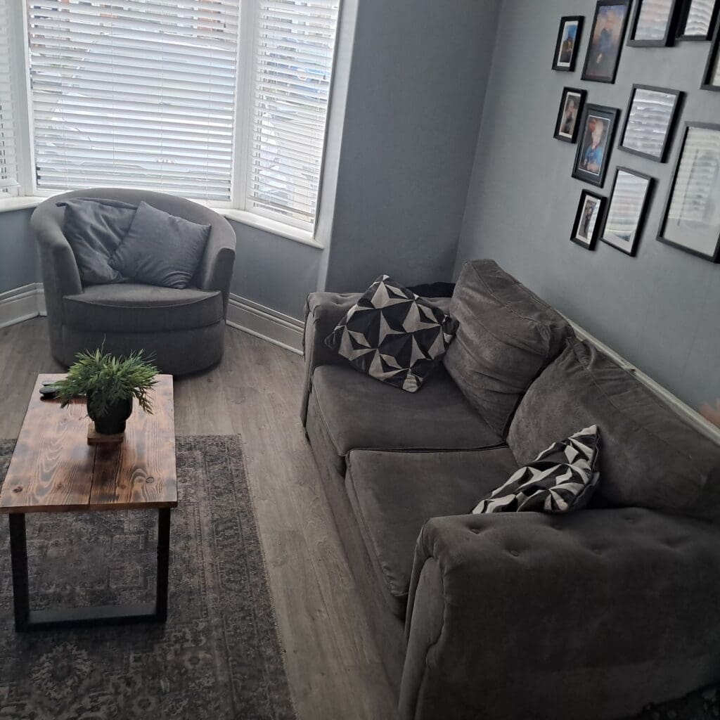 Grey 2 seater cuddle chair and puffy – Sofalistic | The Sofa ...