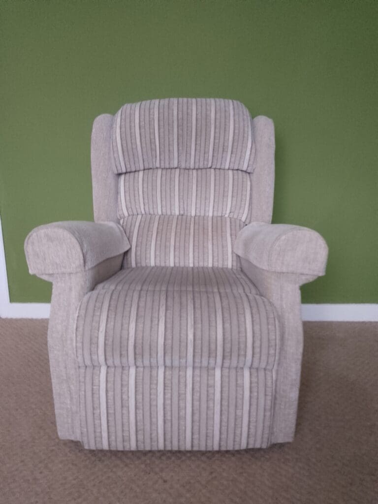 Beige/Oatmeal Padded Chair – Sofalistic | The Sofa Marketplace, buy and ...